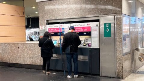 ¿Cómo funciona la tarjeta Navigo Easy en París? - Guía 2025